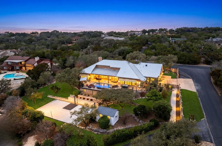 Vista Estate: Luxury Heatable Pool & City Views - Helotes, TX