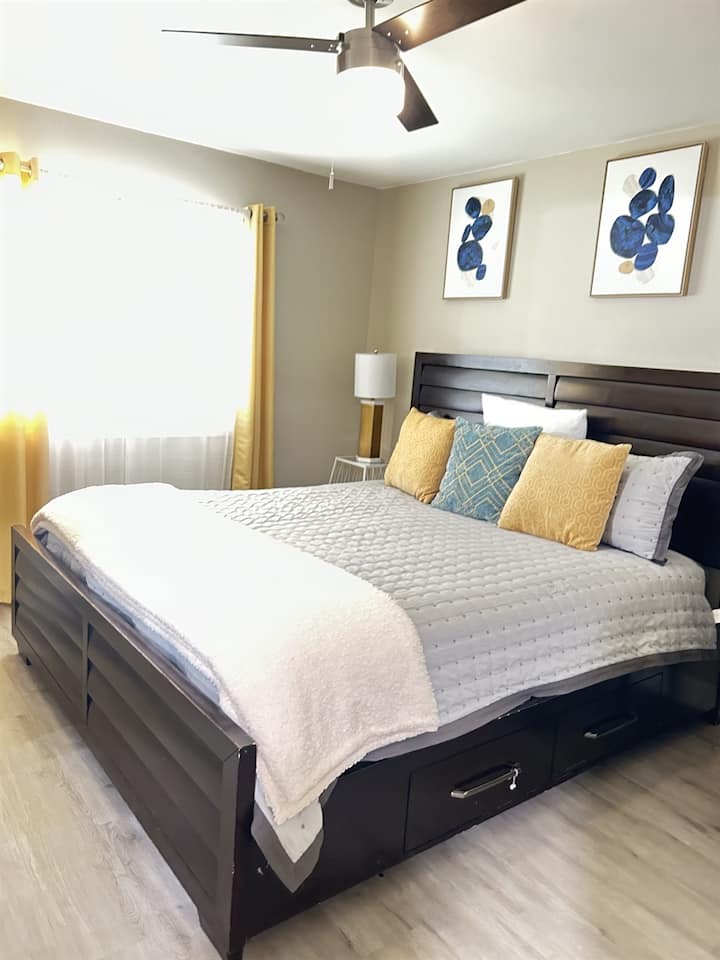 Canyon Country Wind Down|3br Retreat Wprivate Yard - Santa Clarita, CA