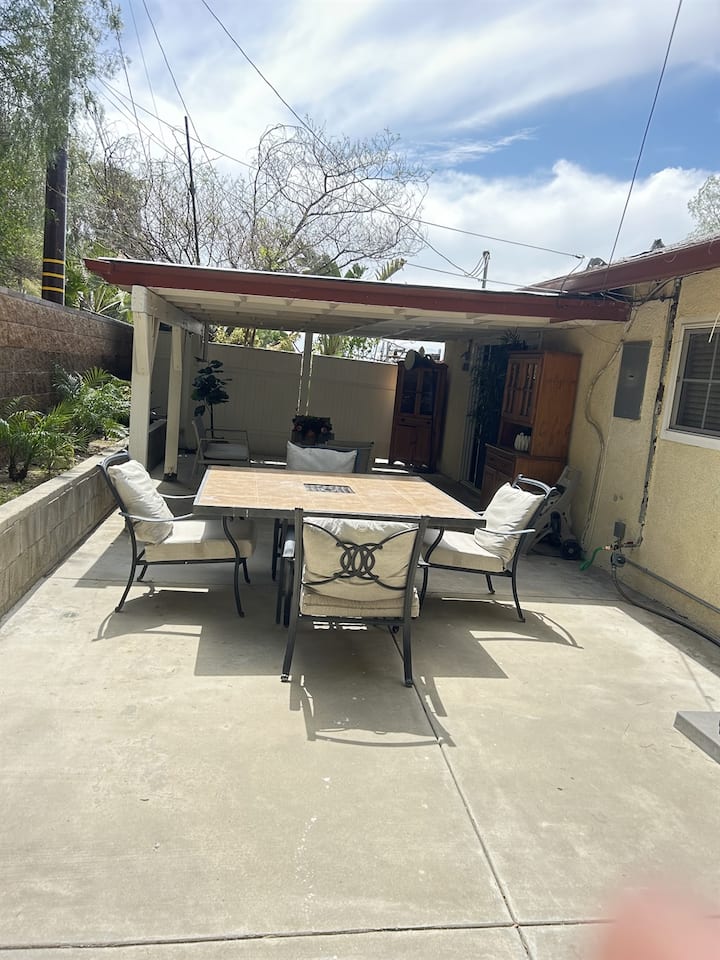 Canyon Country Wind Down|3br Retreat Wprivate Yard - Santa Clarita, CA