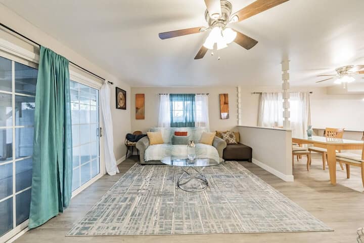 Peaceful, Remodeled, 3bdrm\/2ba Santa Clarita Home - Santa Clarita