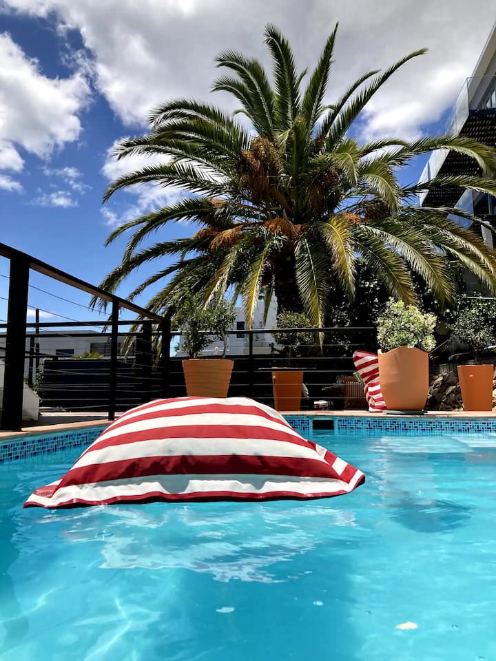 7-bed, 7-bath Villa With Ocean Views And Pool - Le Cap