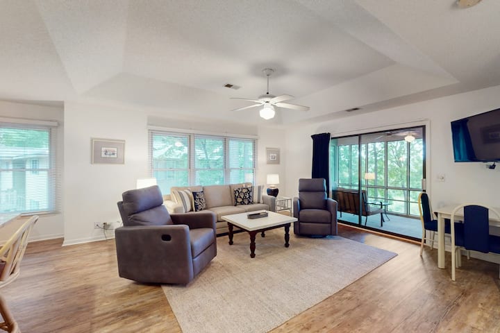 Walkable 2br 3rd-floor | Balcony - Sunset Beach, NC