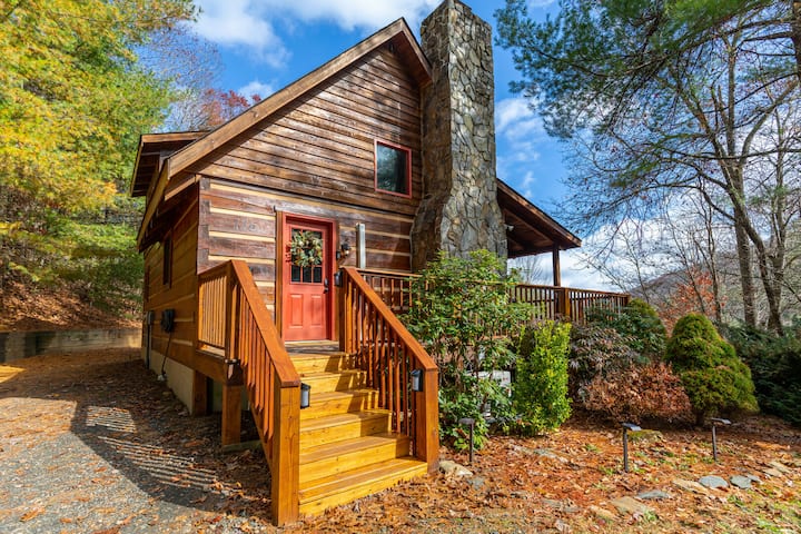 Moonlight Lodge-pet Friendly, Hot Tub, Fire Pit! - Fleetwood, NC