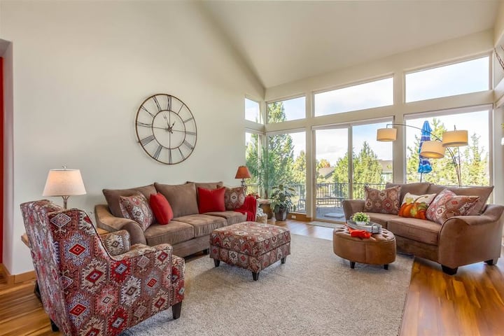 Modern Eagle Crest Condo W/ Resort Perks - Oregon