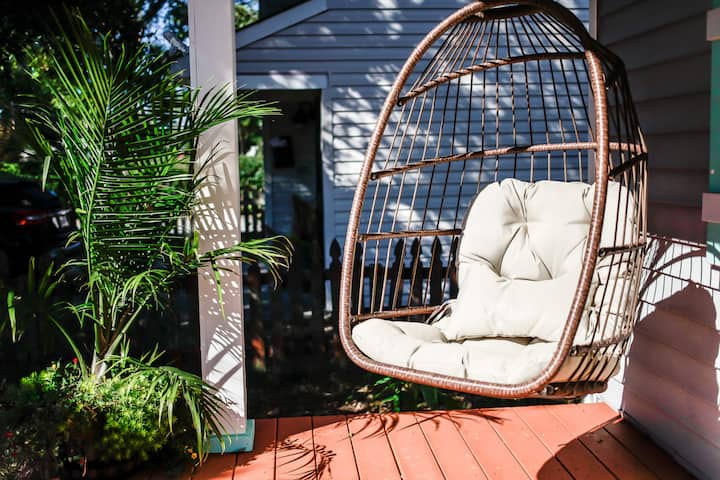 Sojourn | Coastal Cottage | 3 Br - Norfolk, VA