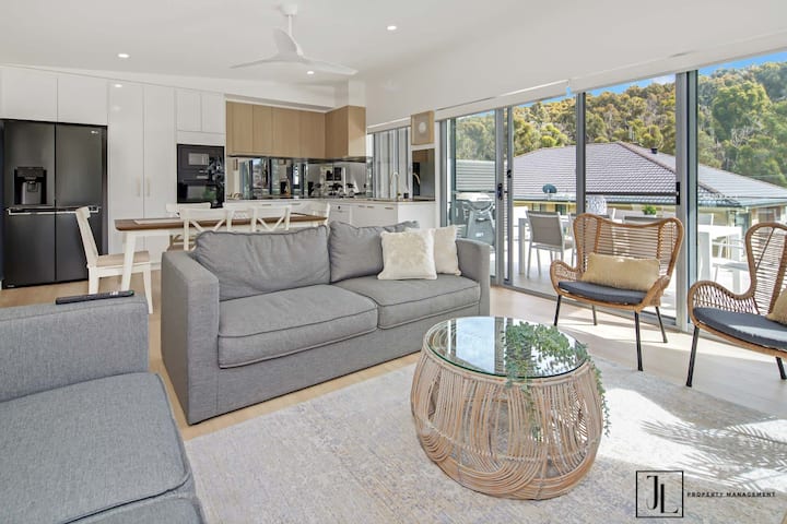 Modern Townhouse, Steps To Beach | Bay Dream - Batemans Bay