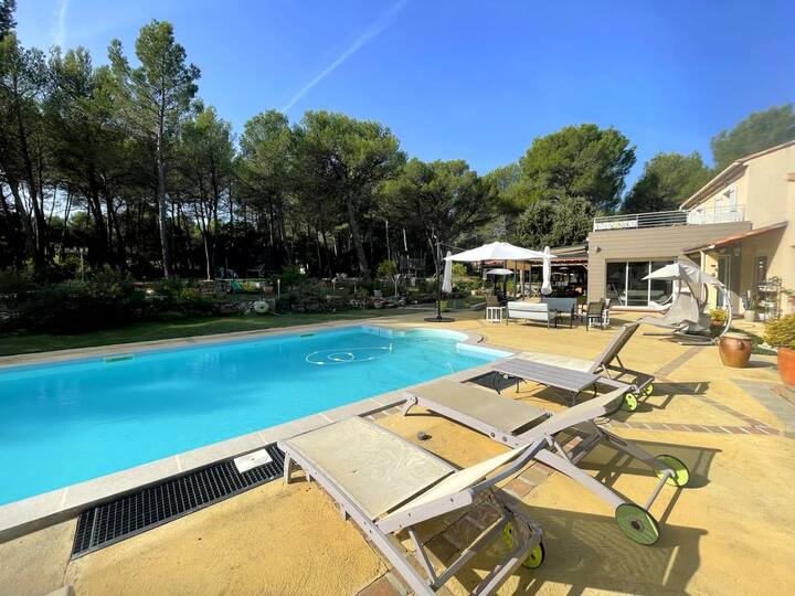 Villa Des Pins Belle Maison Familiale Proche Aix - La Fare-les-Oliviers