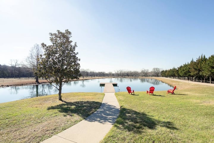 Texas Ranch House With 5 Bedroom And Fish Pond - Dallas, TX