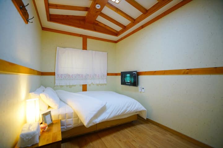 #한옥마을 #경기전 #전동성당 #향교 매화 투룸특실 - Jeonju-si