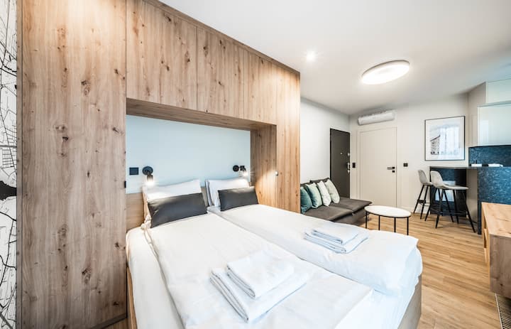 Intimate Studio | A/c | Balcony | Close To Center - Poznań