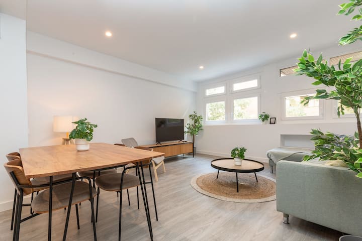 Spacious Apartment Amidst Barcelona’s Top Area - Barcelona