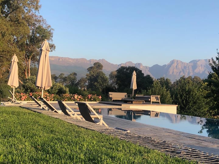 Tempel Wines, Pool Room With Pool&mountain View - Wellington