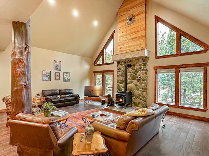 Beautiful 4 Bedroom Cabin. Near Cascade Lake! - Lake Cascade, ID