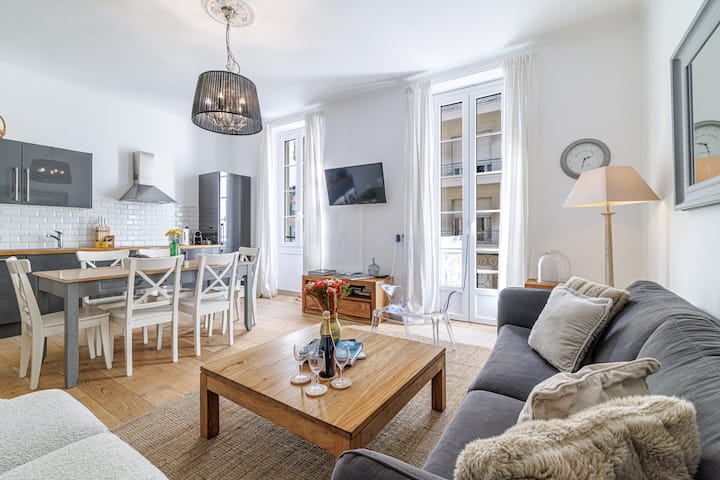 Grand 4 Pièces Central Climatisé - Carré D'or - Nizza