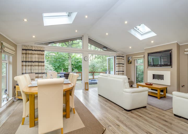 Luxury Lodge 1 - Congleton