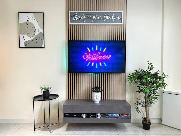 On Trend 3 Bedroom Home In Maerdy Near Attractions - South Wales