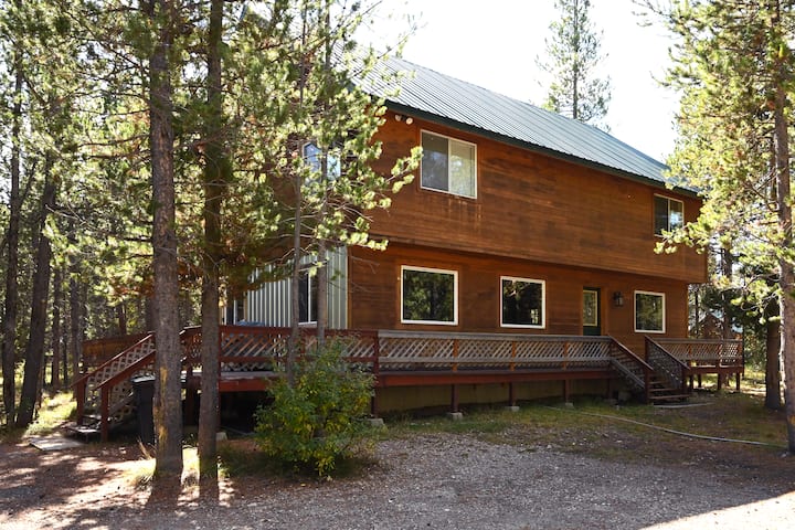 *New Listing* | Sleeps 12 | 25 Miles To Yellowston - Island Park, ID