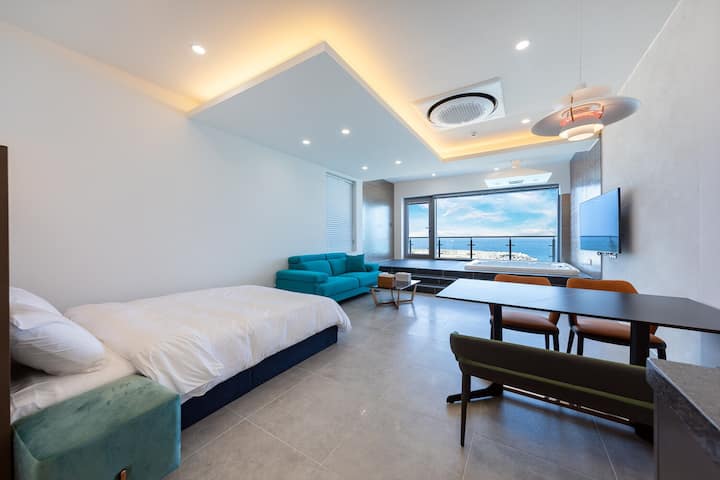 #영금정 #등대해변 #동명항 #중앙시장 301호(오션뷰) - Sokcho-si