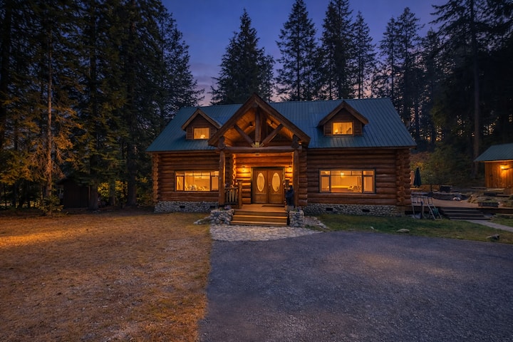 Soaring Pines Lodge | Hot Tub | Pool Table | Bbq - Lake Chelan, WA
