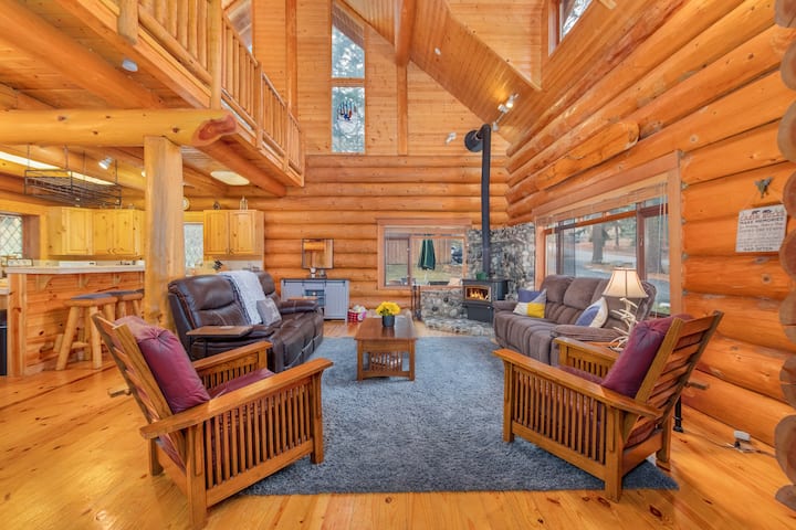 Soaring Pines Lodge-log Cabin, Hot Tub, Pool Table - Lake Chelan, WA