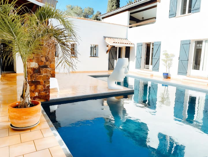 Appartement Vue Piscine Et Accès Spa - La Crau