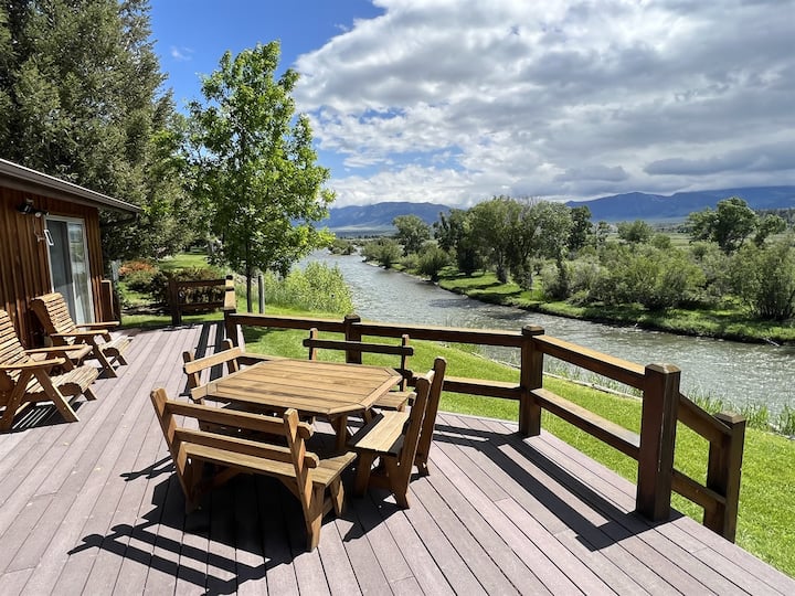 Charming Getaway On The Banks Of The Madison River - Ennis, MT