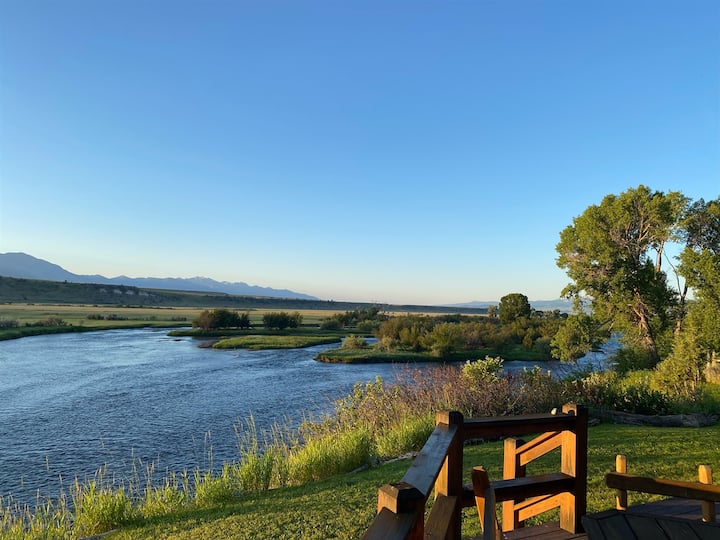 Charming Getaway On The Banks Of The Madison River - Ennis, MT