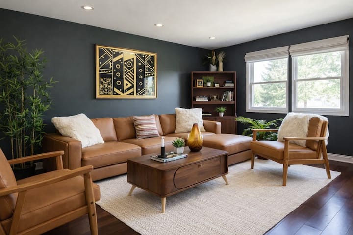 Private Oasis With Spacious Backyard - Tinley Park, IL