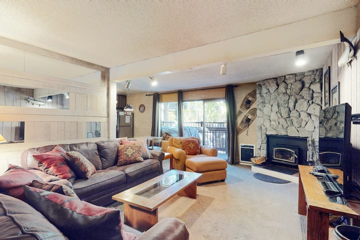 Mountainview 1br | Pool | Hot Tub | Fireplace - Mammoth Lakes, CA