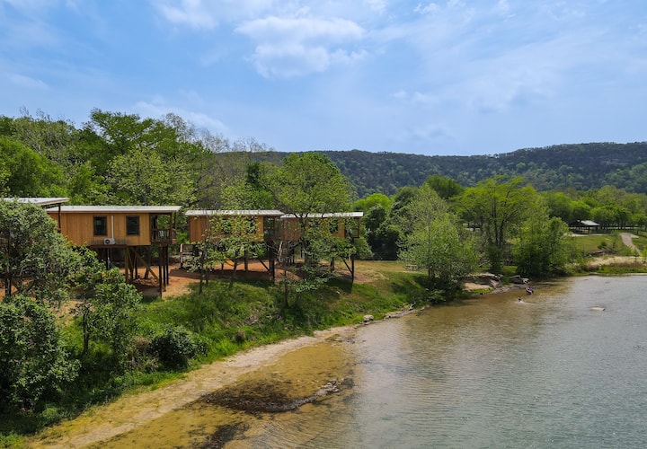 Waterfront Sky Cabin 2 - Canyon Lake, TX