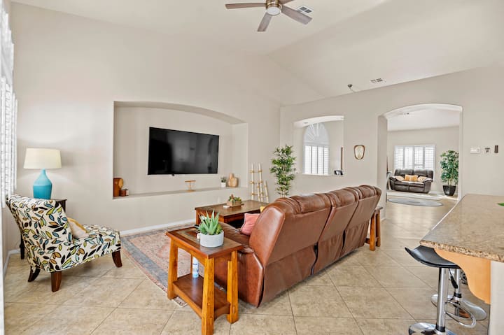 Spacious Pet Friendly Vegas Home - North Las Vegas, NV