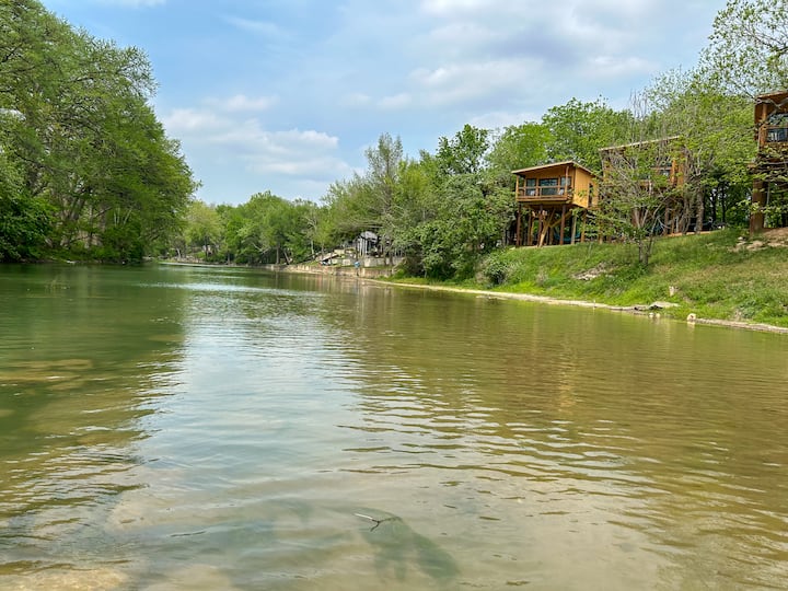 Waterfront Sky Cabin #4 - Canyon Lake, TX