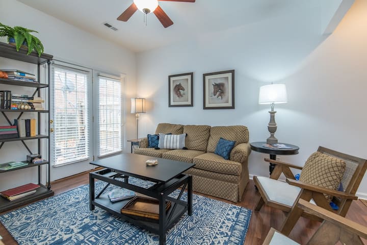 The Longleaf Lair/ 4bedrooms/15min To Downtown Lex - Lexington, KY