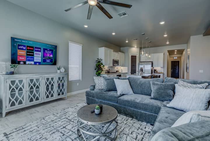 Comfortable 5 Bedroom With Game Room - Las Cruces, NM