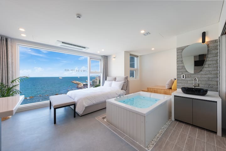 오션뷰 #스카이밸리 #논골담길 402a복층욕조 - Donghae-si
