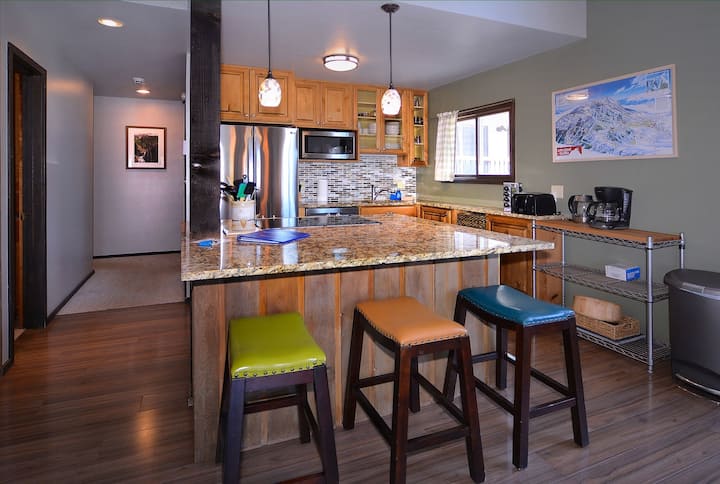 Dogwood At Outrun - 3 Br, Hot Tub, Shuttle - クレスティド・ビュート, CO