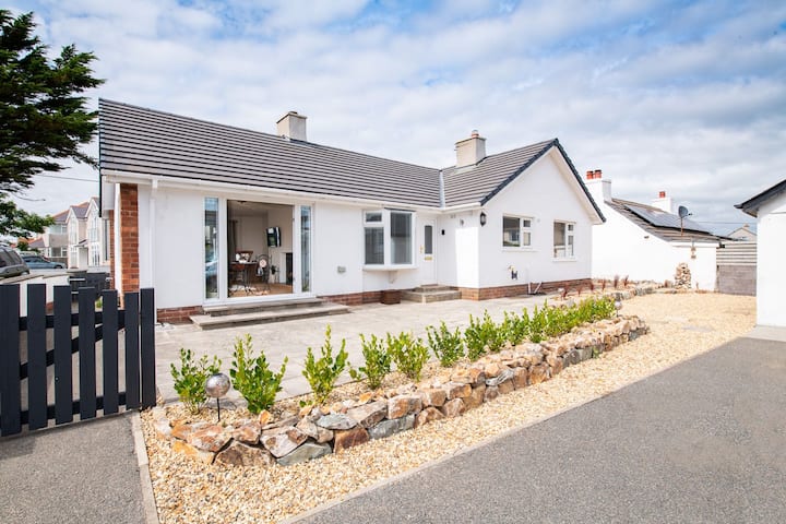 Faraway : Spacious Family Home Near Rhosneigr Beach | Managed By Anglesey Holiday Lettings - Rhosneigr