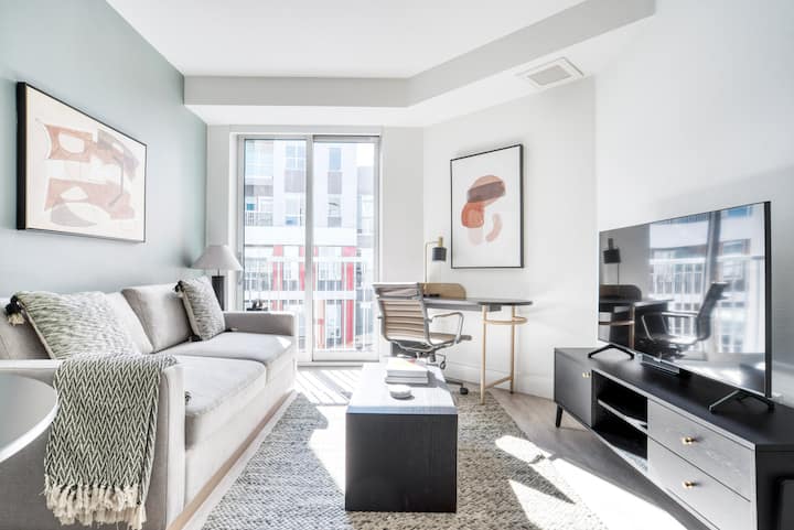 Blueground | Redwood City, Lounge & Gym, Nr Train - Menlo Park, CA