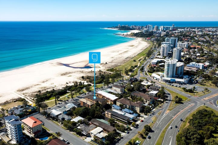 Lou's Tiki Pad - Beachfront - Min. 2 Night Stays! - Coolangatta