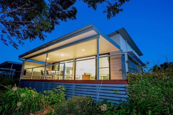 Waterfront Wave - Lake Conjola