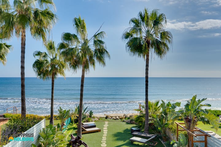 Beachfront Villa Carpe Diem - Larnaca