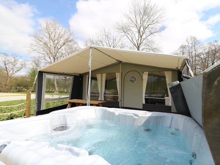 Salmon Tent - Rhayader