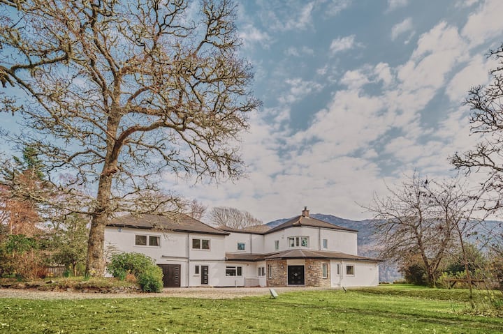 Loch Ness Mansion - Loch Ness