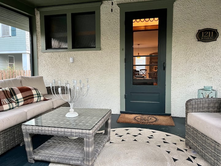 Park Ave Beauty Centrally Located - Champaign, IL