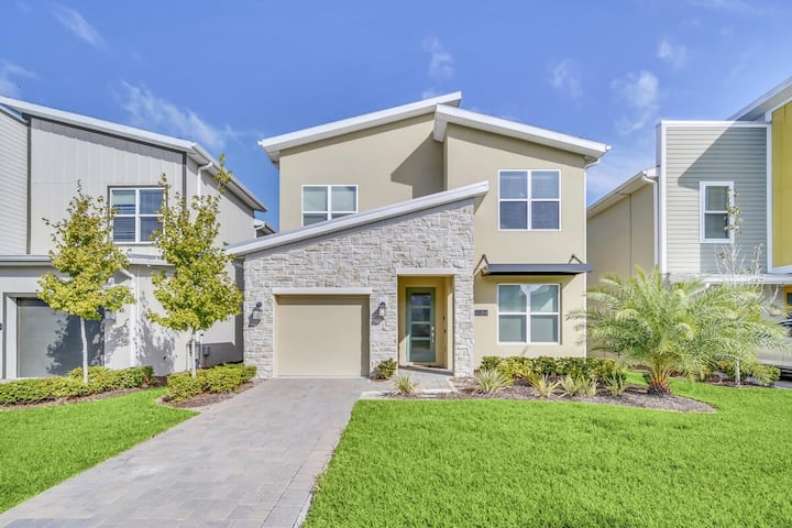 Dazzling 5br Villa In Storey Lake With Pool & Spa - Kissimmee, FL
