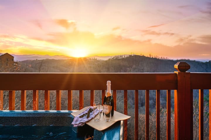 Majestic Smoky Mountain Views/hottub/arcade