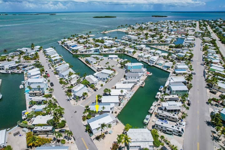 Waterfront 2br W/ Dock, Kayaks & Pool Access - Florida Keys