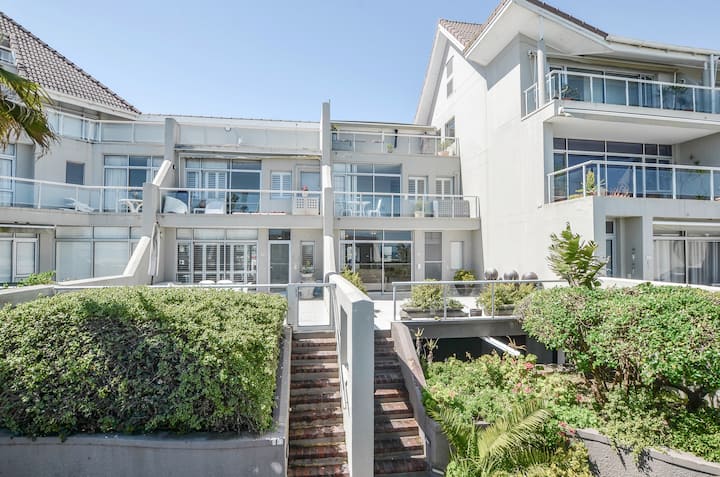 Dolphin Beach Large 1 Bedroom Apartment Ocean View - Parklands