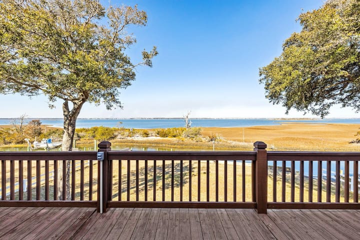 Bogue Sound Cottage With Boat Dock - Emerald Isle, NC