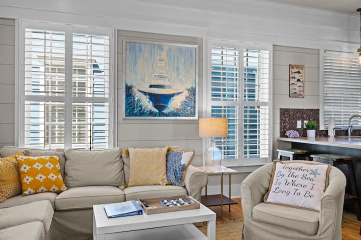 Sea Glass- Walking Distance To Front Street And It's Pet Friendly! - Harkers Island, NC
